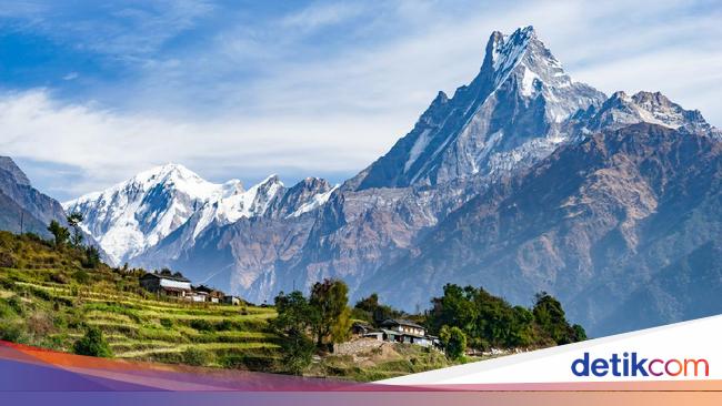 Foto: Machhapuchhare, Si 'Ekor Ikan' yang Suci