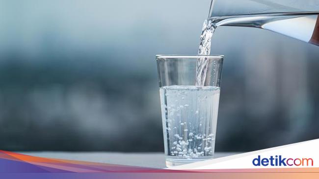 Apa yang Terjadi Jika Sehari Minum 3 Liter Air? Ini 5 Faktanya Apa yang Terjadi Jika Sehari Minum 3 Liter Air? Ini 5 Faktanya