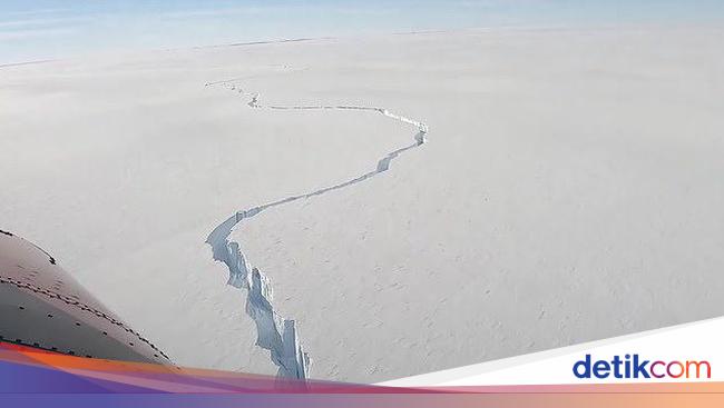 Ngeri! Penampakan Gunung Es Raksasa Terbelah di Kutub Selatan