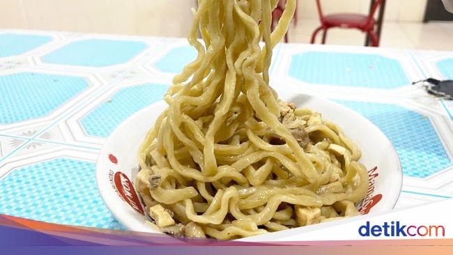 Yummy! Ini Bakmi Karet dan Nasi Tim Halal yang Enak di Sunter