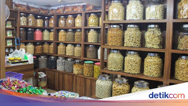 Toko Anggrek, Surga 'Snack' yang Lengkap di Pasar Mayestik