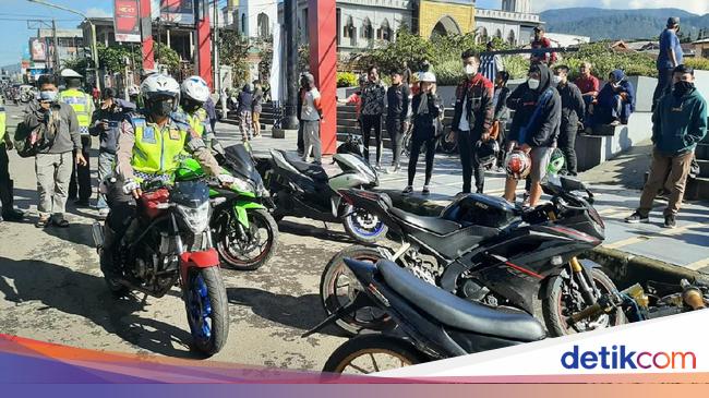 Puluhan Motor Knalpot Bising yang Akan Sunmori di Lembang Kena Razia
