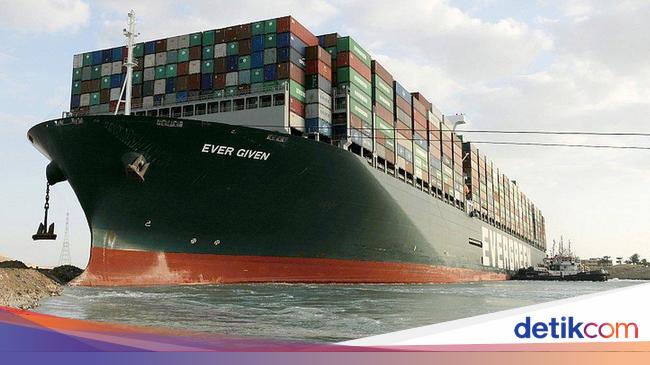 Kapal Raksasa Ever Given Nyangkut di Terusan Suez Berhasil Mengapung ...