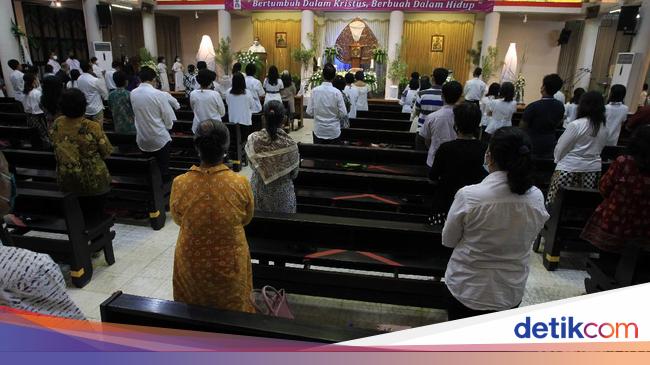 Simak Makna Penting Pembasuhan Kaki Saat Kamis Putih Simak Makna Penting Pembasuhan Kaki Saat Kamis Putih