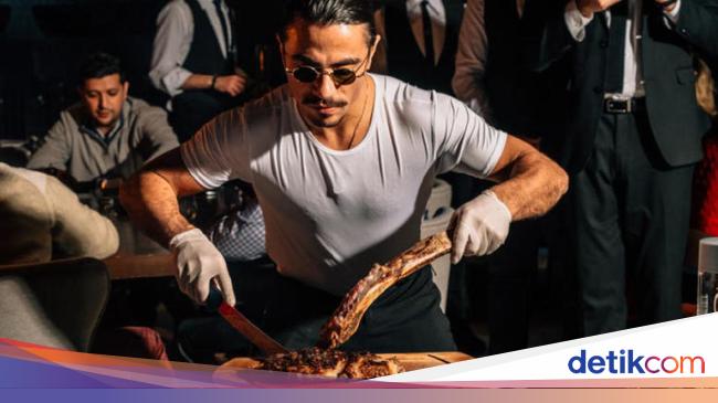 Salt Bae: Gaya Unik Menabur Garam hingga Kontroversi Resto Steaknya