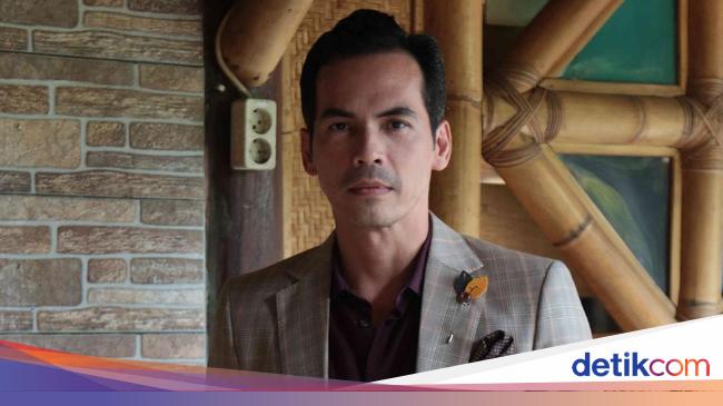 Atalarik Syach Evakuasi Anak dan Keluarga saat Rumah Dieksekusi