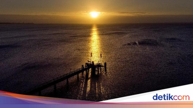 Pagi Temaram di Laut Baltik Jerman