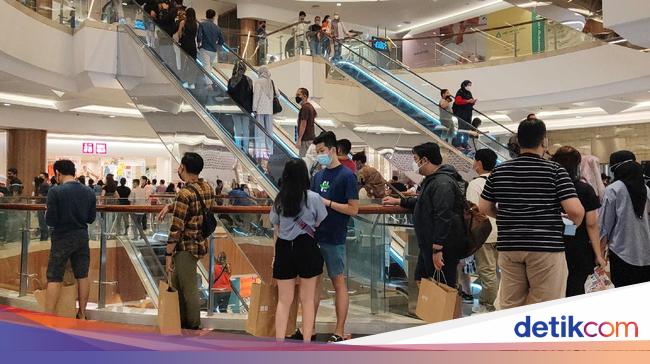 Berburu Diskon di Pusat Perbelanjaan Jelang Ramadhan Berburu Diskon di Pusat Perbelanjaan Jelang Ramadhan