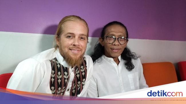 Mustafa Debu, Bule Amerika yang Pelajari Islam Sejak Kecil