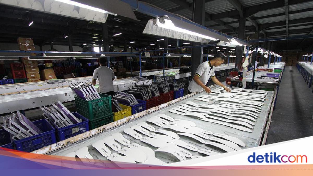 Ternyata! Banyak Pabrik Bahan Sepatu Nike & Adidas di RI Milik Asing