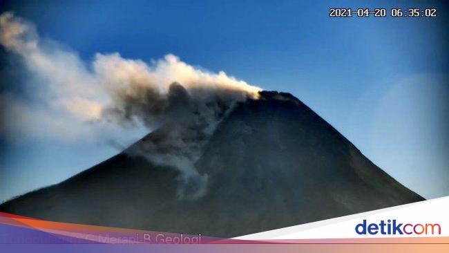 Gunung Merapi Erupsi 3 Kali Pagi Ini