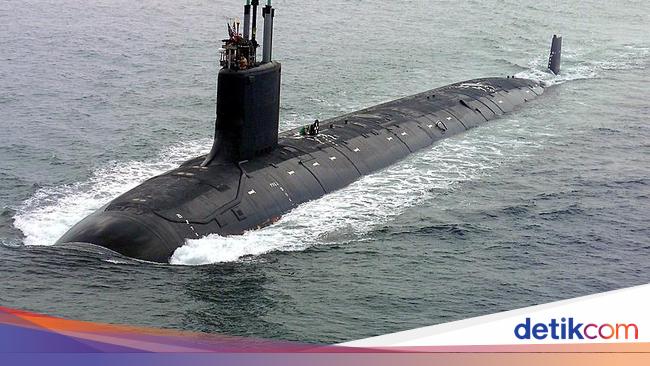 Mengapa Kapal Selam Berwarna Hitam?