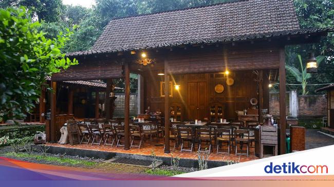 Rumah Adat Osing Kian Langka, Kian Dicari