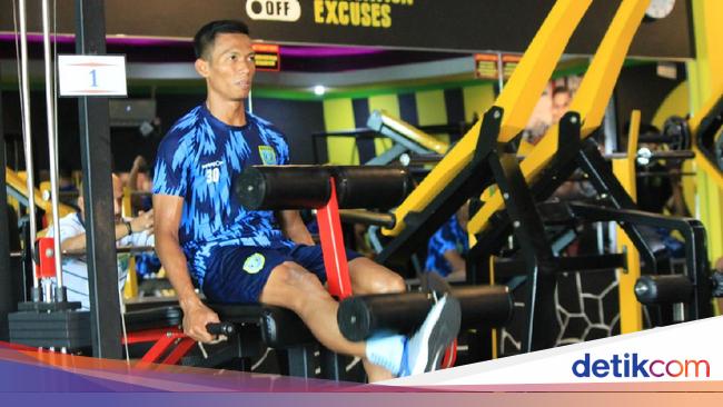 Bek Persis Solo Eky Taufik Jalani Operasi gegara Cedera Tulang Hidung