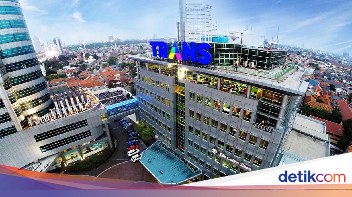 Dirut Trans TV-Trans7 Raih Best CEO Awards 2021 "Employees' Choice"