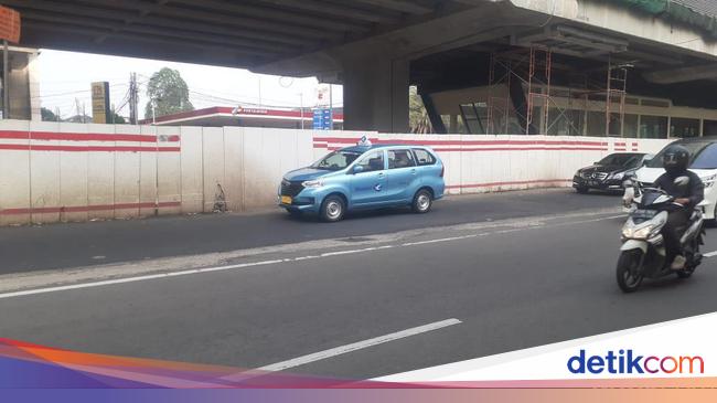 Kerusakan Jl HR Rasuna Said Jelang Halte BNI Syariah Diperbaiki