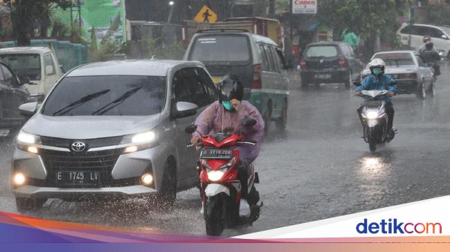 Prakiraan Cuaca Bandung, Sabtu 20 Januari 2024: Hujan Sedang