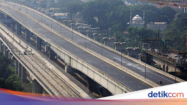 7 Fakta Mobil Lawan Arah Picu Kecelakaan Beruntun di Tol MBZ