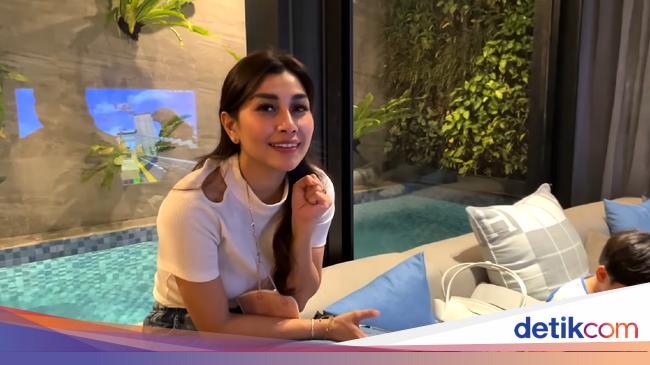 Dulu Di-bully Numpang Hidup, Sekarang Lihat Rumah Adik Raffi Ahmad Ada ... Dulu Di-bully Numpang Hidup, Sekarang Lihat Rumah Adik Raffi Ahmad Ada ...