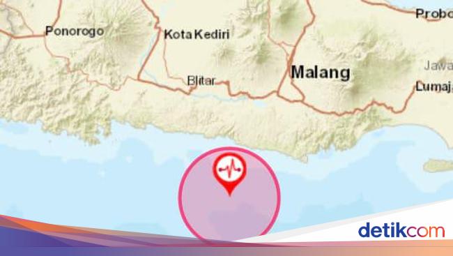 Gempa Blitar M 6,2 Dirasakan hingga Gedung Negara Grahadi Surabaya Gempa Blitar M 6,2 Dirasakan hingga Gedung Negara Grahadi Surabaya
