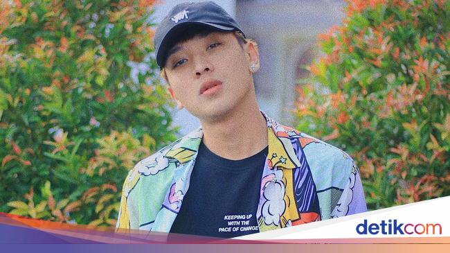 YouTuber Delfano Charies Akan Nikahi Selebgram Berhijab Ini Besok