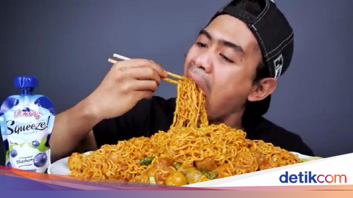 Mukbang Mie Seblak Esktra Sepiring Cabe Rawit ala Tanboy Kun