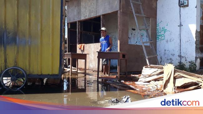 Banjir Rob Rendam Pesisir Pasuruan, Air Masuk Perkampungan dan Pelabuhan