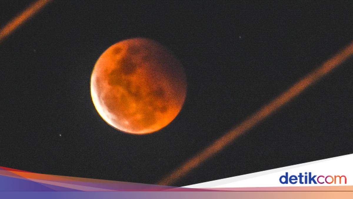 Mengapa Blood Moon Berwarna Merah? Ternyata Ini Alasannya