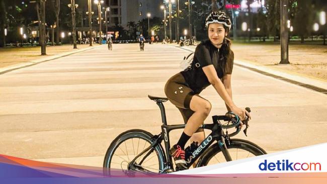 Siap Keringetan, 7 Artis Cantik Pakai Jersey Roadbike
