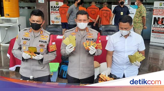 Pabrik Narkoba di Bogor Digerebek, 100 Kg Lebih Tembakau Sintetis Disita