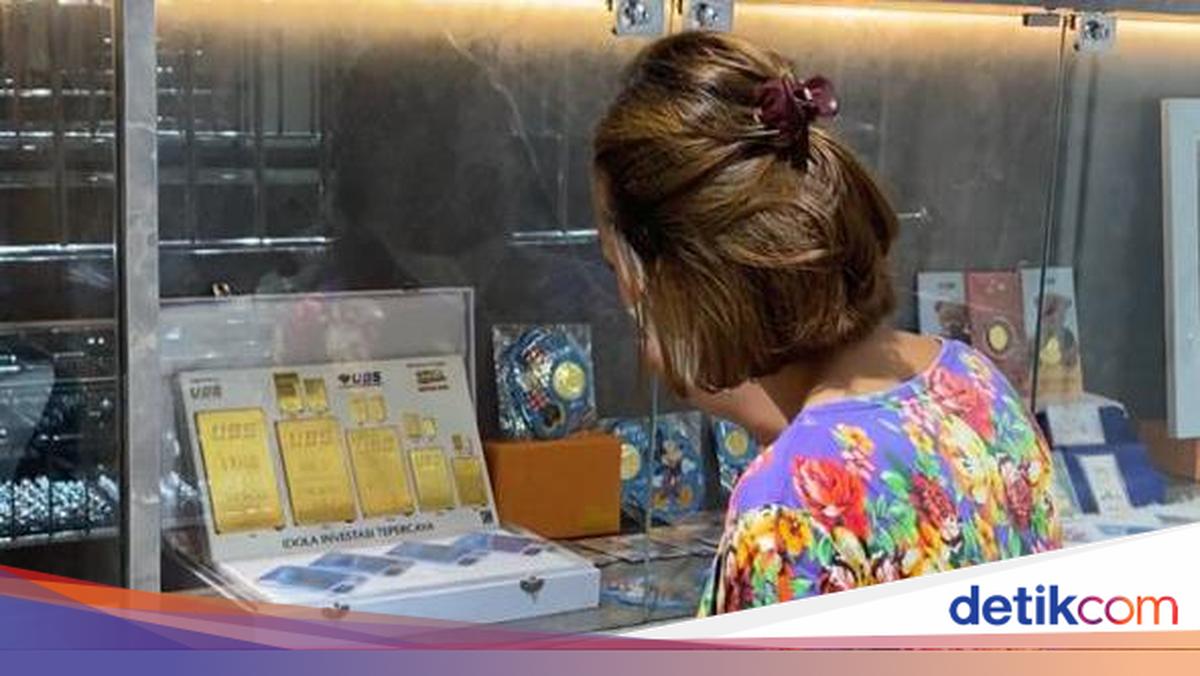 Viral Emak-emak Berdaster Beli Emas Rp 30 Juta, Ambil Uang dari Tas Kresek