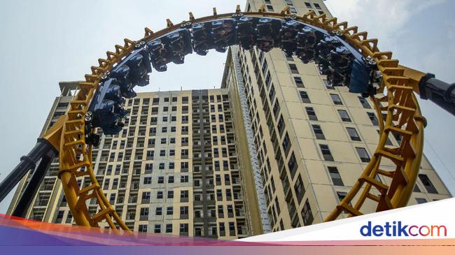 Uji Adrenalin Menjajal Boomerang Hyper Coaster di Trans Studio Cibubur