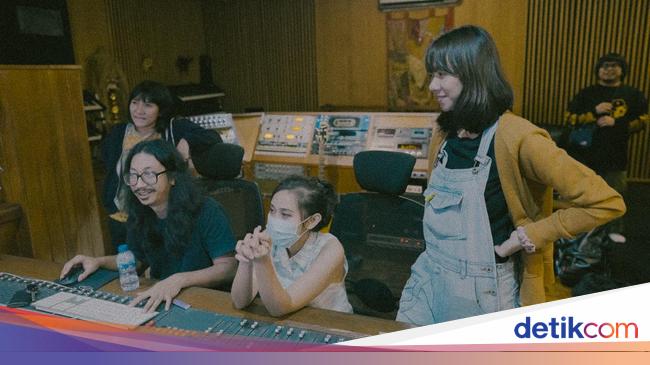 Diskoria, FLEUR! & Tara Basro Garap Lagu di Studio Legendaris Ini
