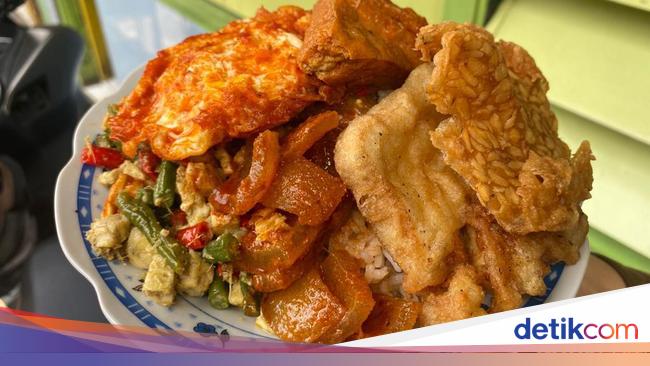 Ada 50 Lauk Lebih di Warteg Murah dan Enak yang Satu Ini