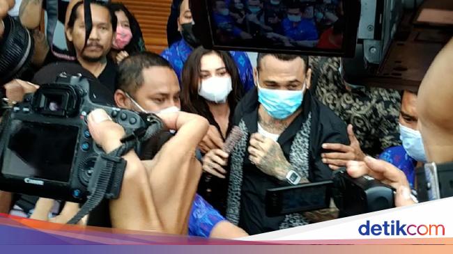 Perjalanan Kasus 'IDI Kacung WHO' Jerinx SID hingga Bebas Perjalanan Kasus 'IDI Kacung WHO' Jerinx SID hingga Bebas