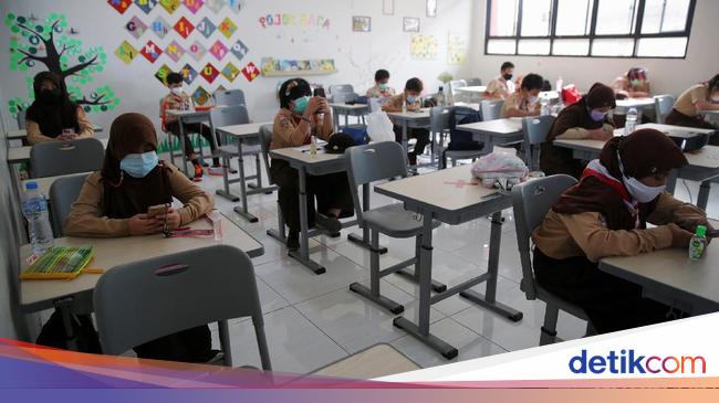 PPKM Level 4, Ini Kata Nadiem Makarim soal Nasib Sekolah Tatap Muka PPKM Level 4, Ini Kata Nadiem Makarim soal Nasib Sekolah Tatap Muka