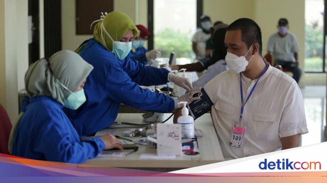 Vaksin Corona 18 Tahun Ke Atas Gratis Dki Jakarta Syarat Dan Info Lengkap