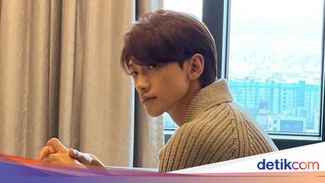 Potret Aktor Rain Bertransformasi Jadi Santa demi Anak