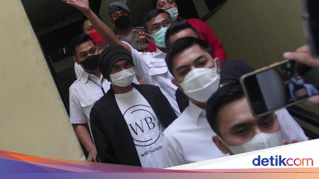 Penampakan Linting Ganja Milik Anji: 'Banana Kush' hingga 'Choco Haze'