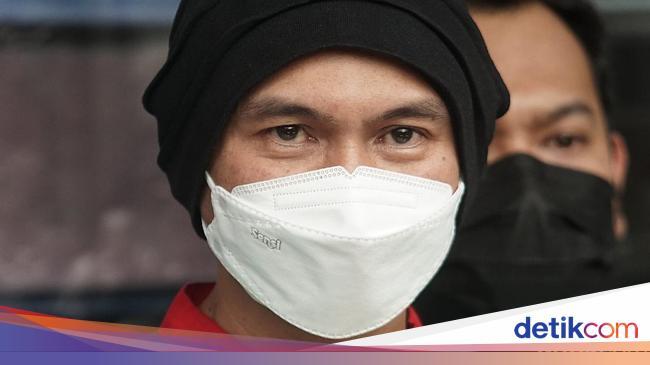 Bantah Ditanam Lagi, Anji Juga Linting Biji Ganja Jadi Rokok