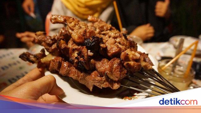 Sate Lemak Susu Sapi dan Sate Tahu Jamur Ini Jadi Buruan karena Rasanya