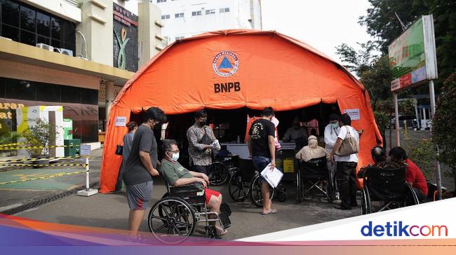 Viral Pasien Tiduran di Parkiran dan Pikap, Ini Penjelasan RSUD Bekasi