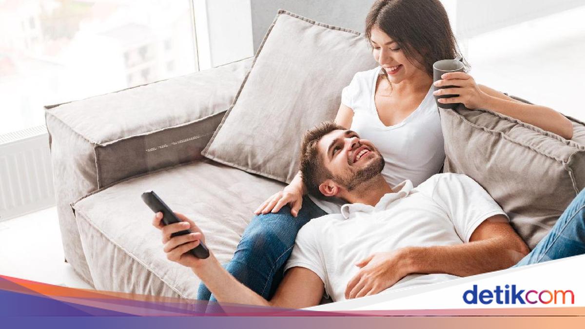 15 Film Indonesia Romantis Terpopuler yang Bikin Baper