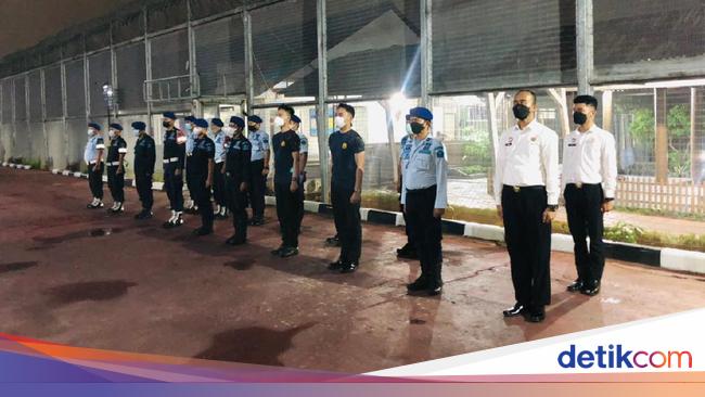 Petugas Lapas Banceuy Musnahkan Barang Terlarang Milik Warga Binaan Petugas Lapas Banceuy Musnahkan Barang Terlarang Milik Warga Binaan