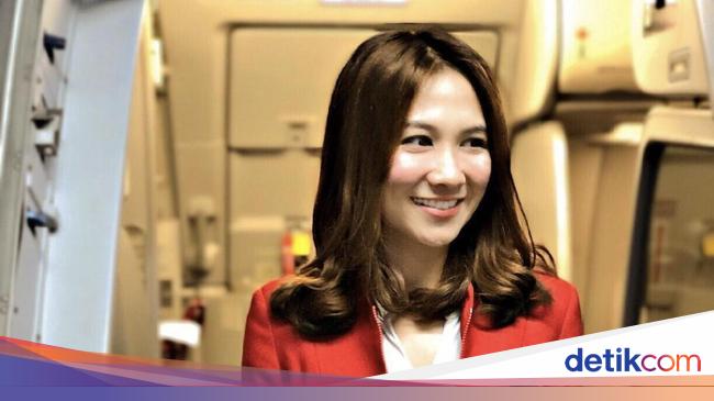 Kisah 2 Pramugari Cantik Jadi Korban Pandemi, Cari Nafkah Jual Lontong ... Kisah 2 Pramugari Cantik Jadi Korban Pandemi, Cari Nafkah Jual Lontong ...