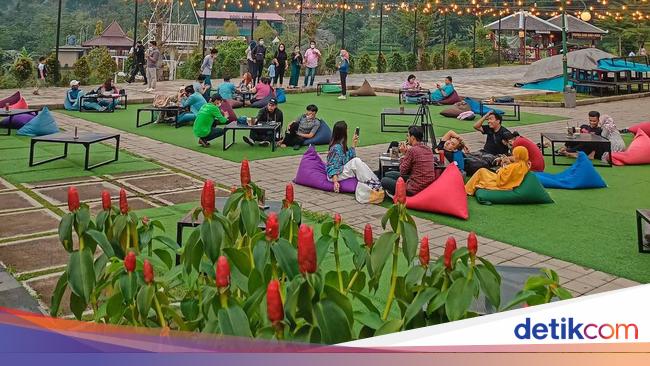 Sejuk! 5 Restoran Outdoor di Bogor Ini Punya Panorama Bukit dan Persawahan