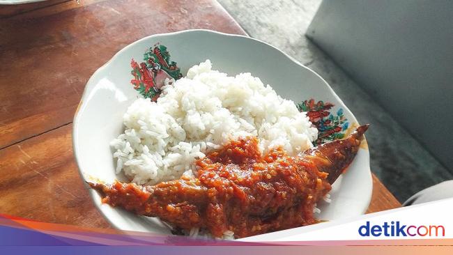 Sili Asap Sambal, Olahan Ikan Sili yang Pedas Mantap Khas Lamongan