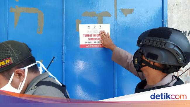 Langgar PPKM Darurat, Puluhan Toko Cenderamata-Batik di Solo Ditutup