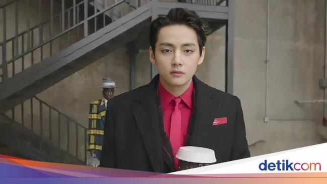 BTS Debut Jadi Model Catwalk Louis Vuitton, Pamerkan Koleksi Fall ...