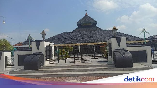 7 Masjid Tertua dan Bersejarah di Indonesia, Ada Masjid Demak - Sunan Ampel